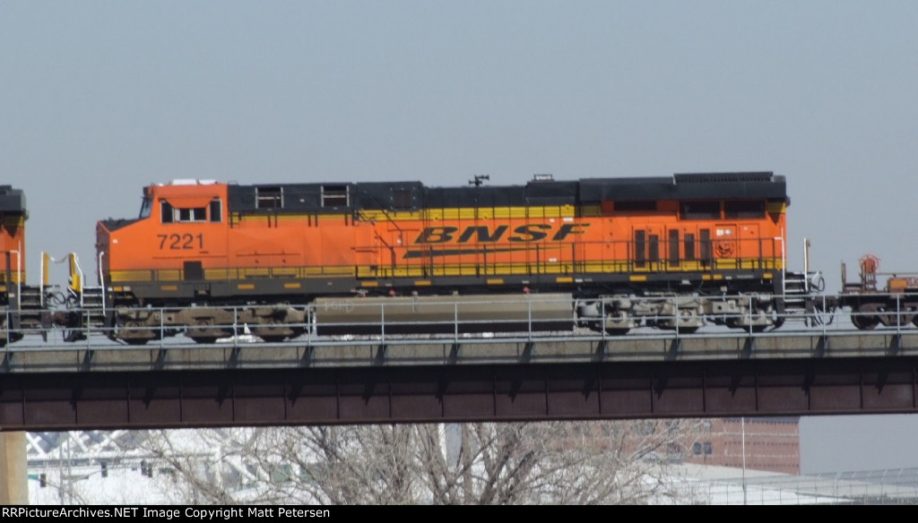 BNSF 7221